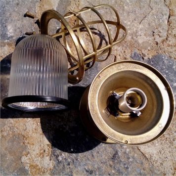 Garden post lights. Brass column lamp